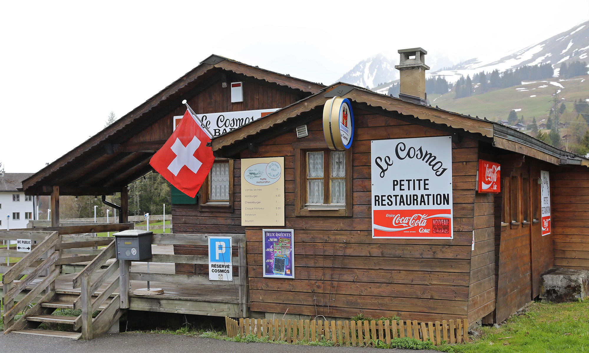 Soirée vin chaud au bar le Cosmos | Suisse Tourisme
