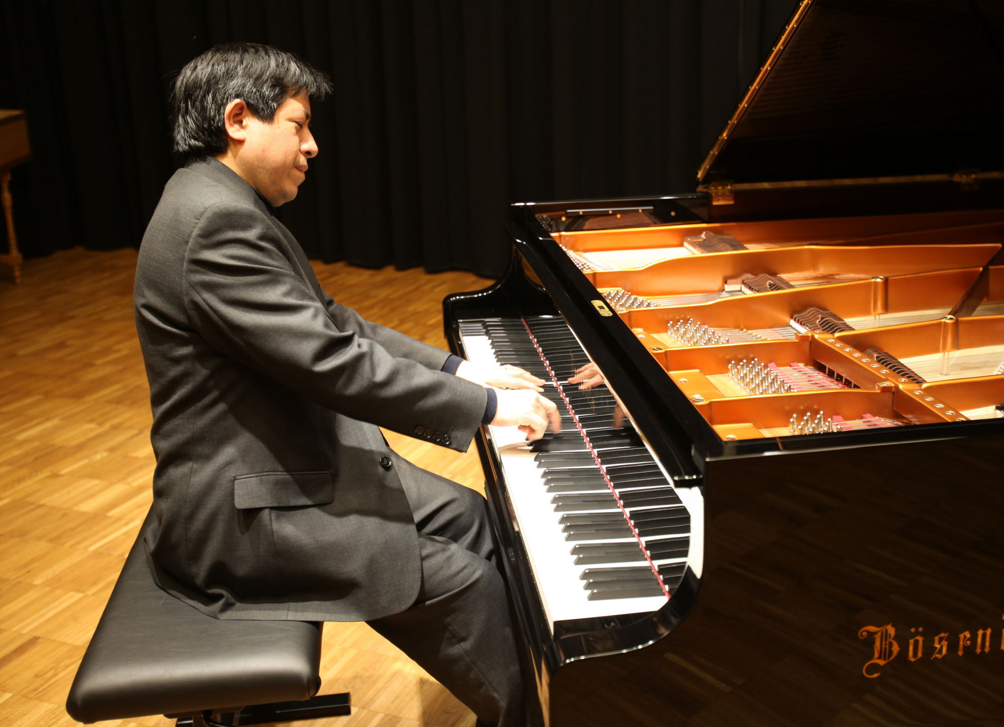 Vladimir Valdivia Klavier | 스위스관광청