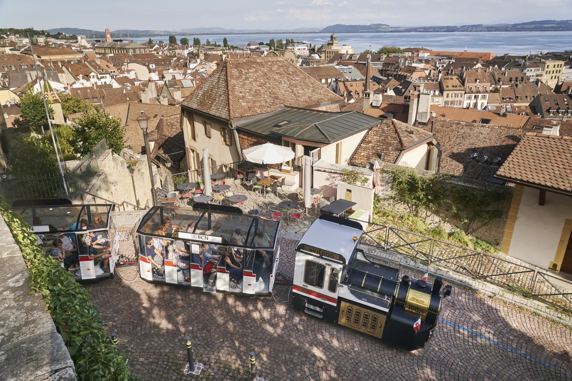 Touristischer Zug von Neuchâtel | Schweiz Tourismus