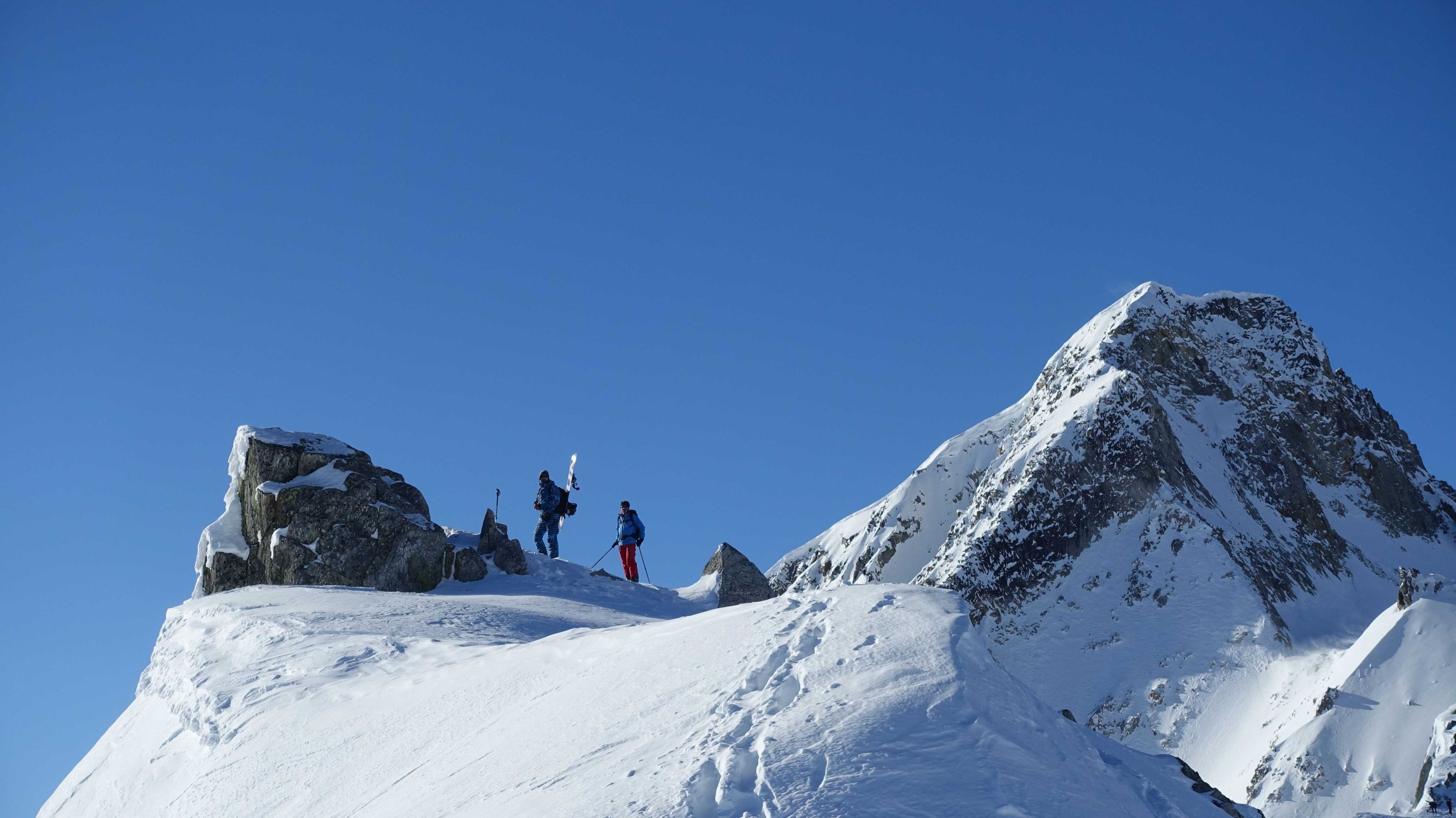 Easy to medium ski tours: Around the Rotondo hut (3 days) | Suiza Turismo