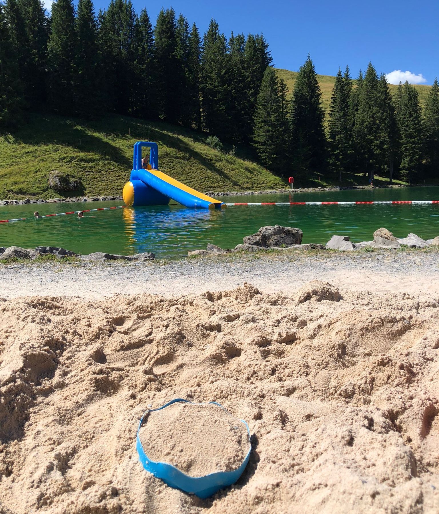 Alpine beach | 瑞士国家旅游局