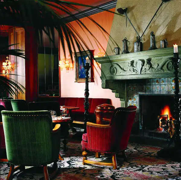 Badrutt's Palace Hotel: Renaissance Bar | Switzerland Tourism