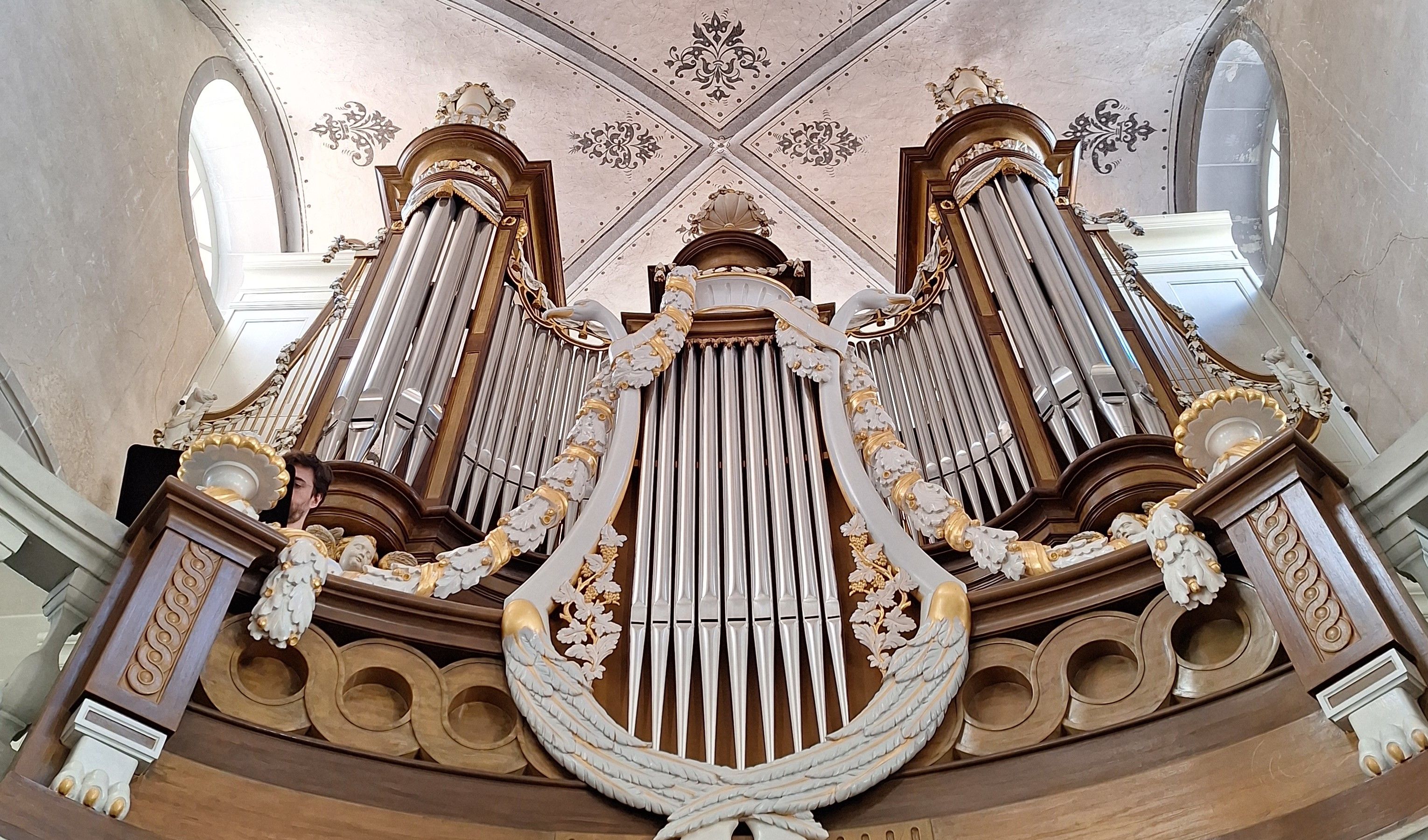Jeanne Gollut, panpipes, Daniel Chappuis, organ | 瑞士国家旅游局