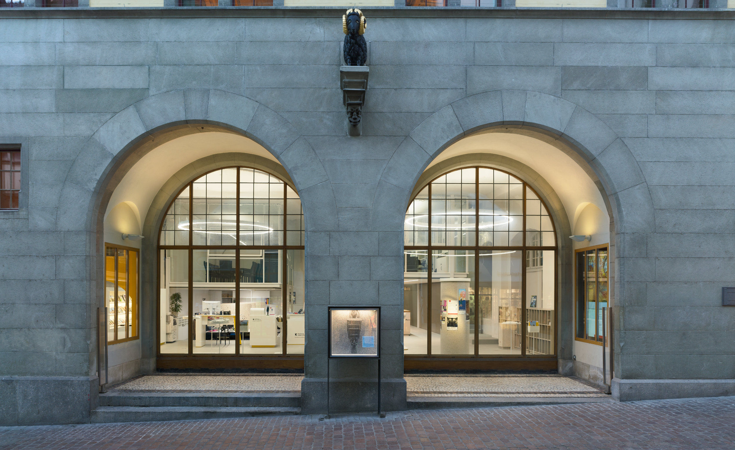 Vibes im Visitor Centre - ein First Friday Event | スイス政府観光局
