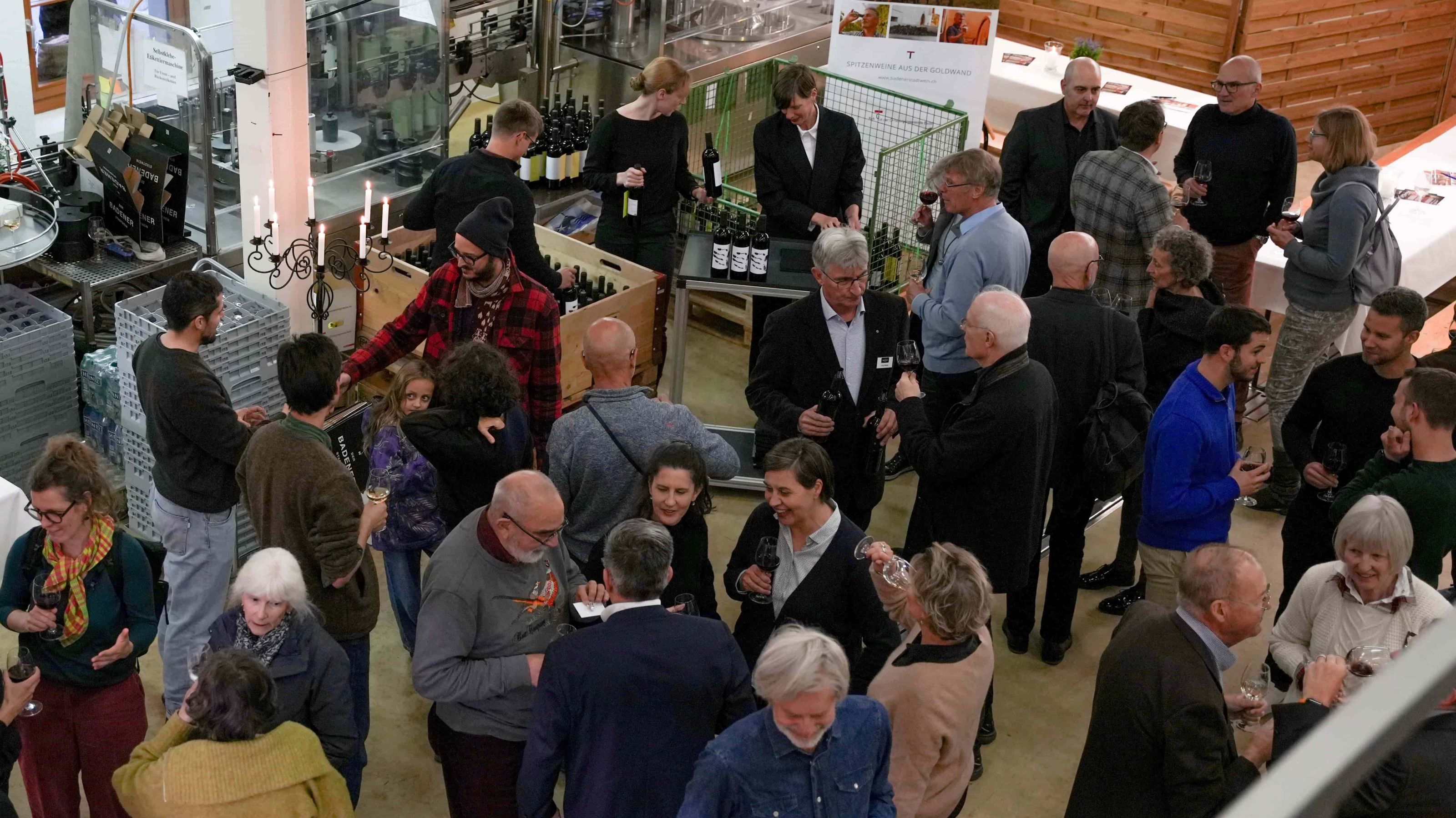 Vernissage Kunstedition 2025 Badener Stadtwein | Switzerland Tourism
