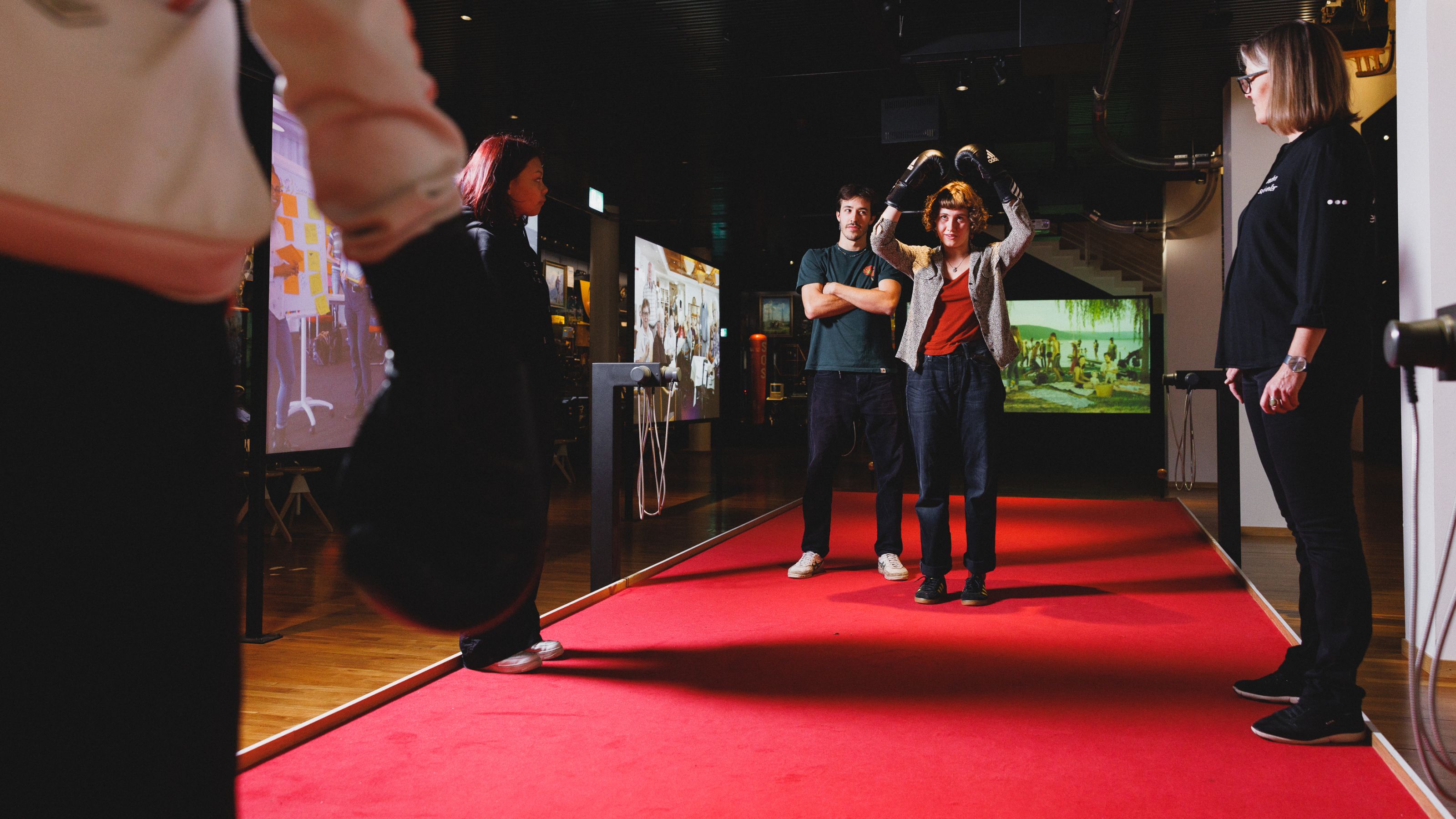 Of high-altitude fires, smartphones and cyborgs | 스위스관광청