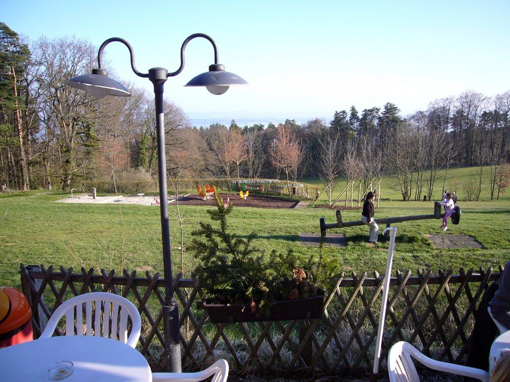 Café-Restaurant Pinte de Pierre-à-Bot | Schweiz Tourismus