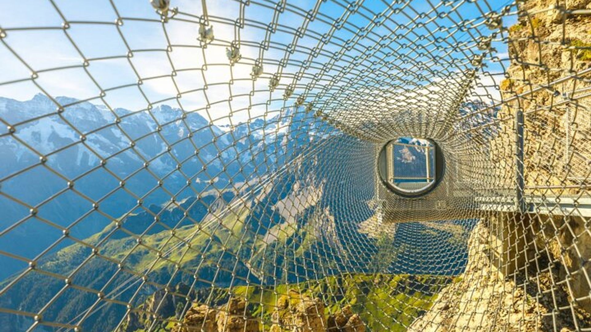 James Bond's Schilthorn en Lauterbrunnen Privé Tour vanuit Bern ...