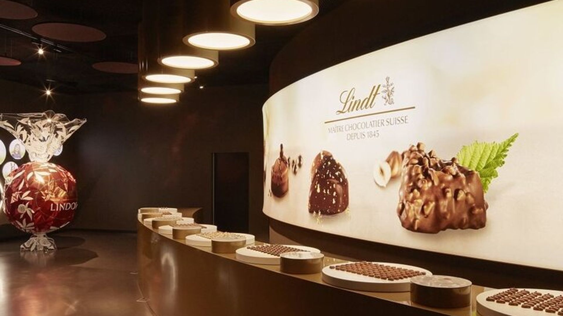 LINDT Home of Chocolate, Cruise On Lake Zurich And Old Town Walking ...