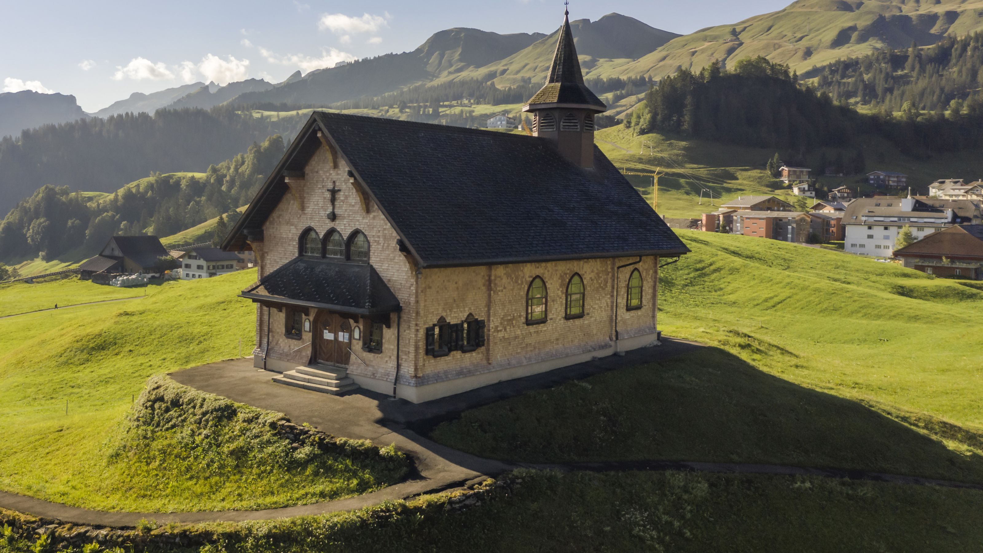 Top wedding chapels in Switzerland | Switzerland Tourism