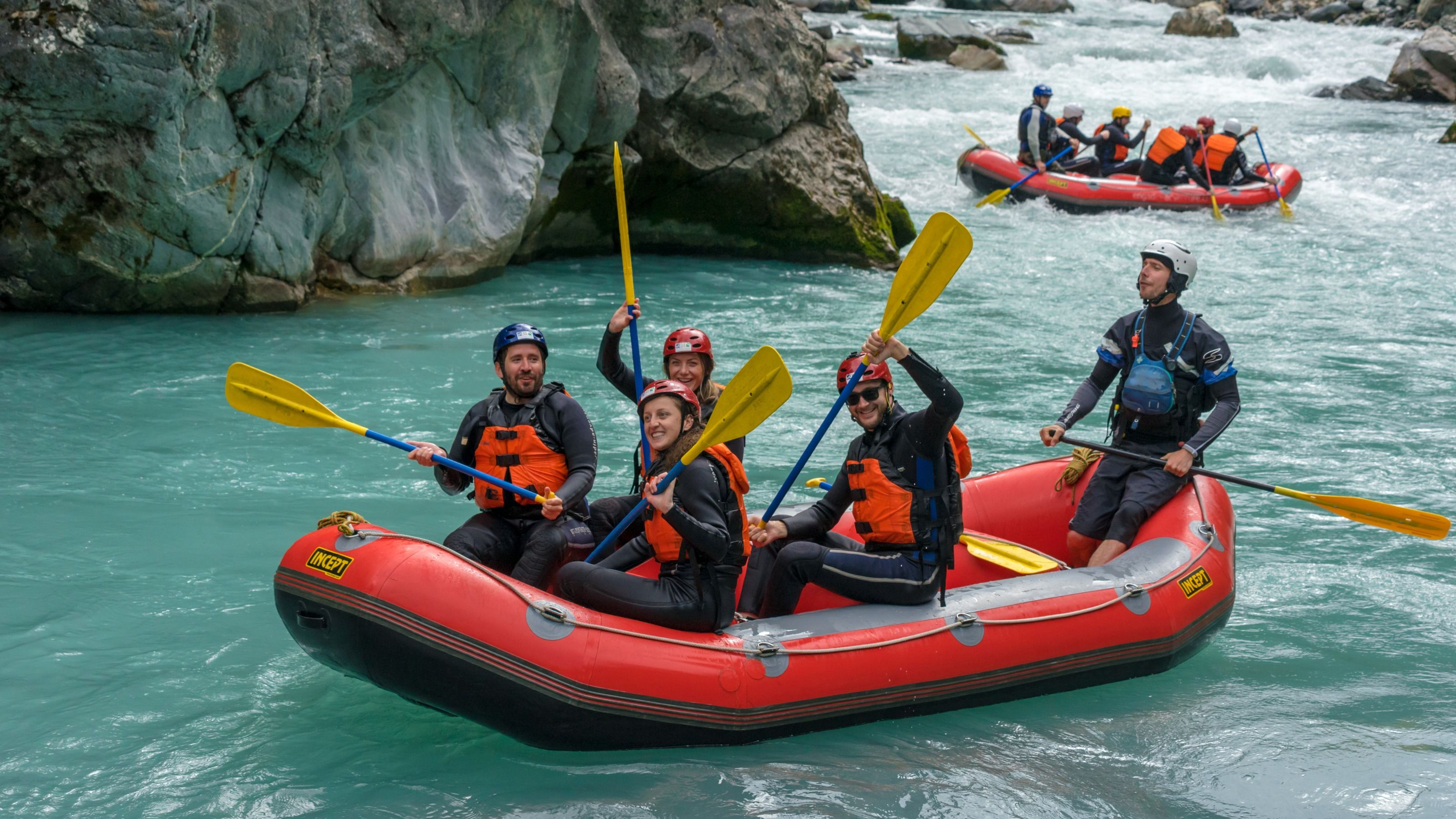 Family rafting - fun for everyone | Switzerland Tourism