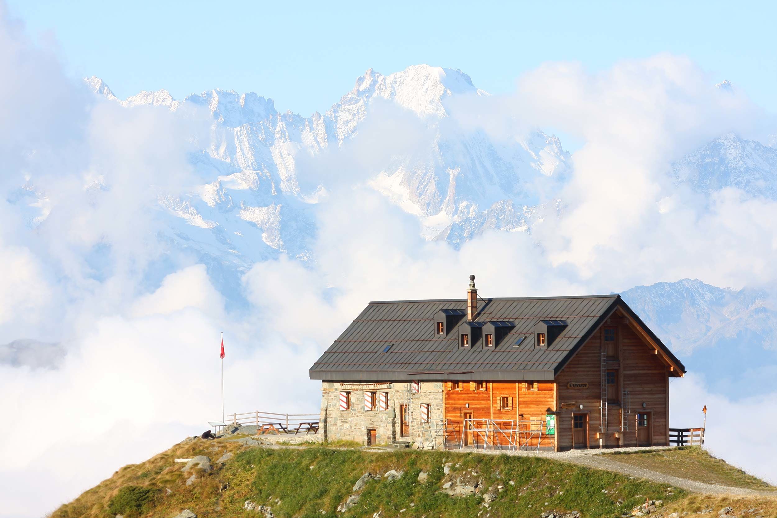Cabane du Mont Fort CAS | Switzerland Tourism