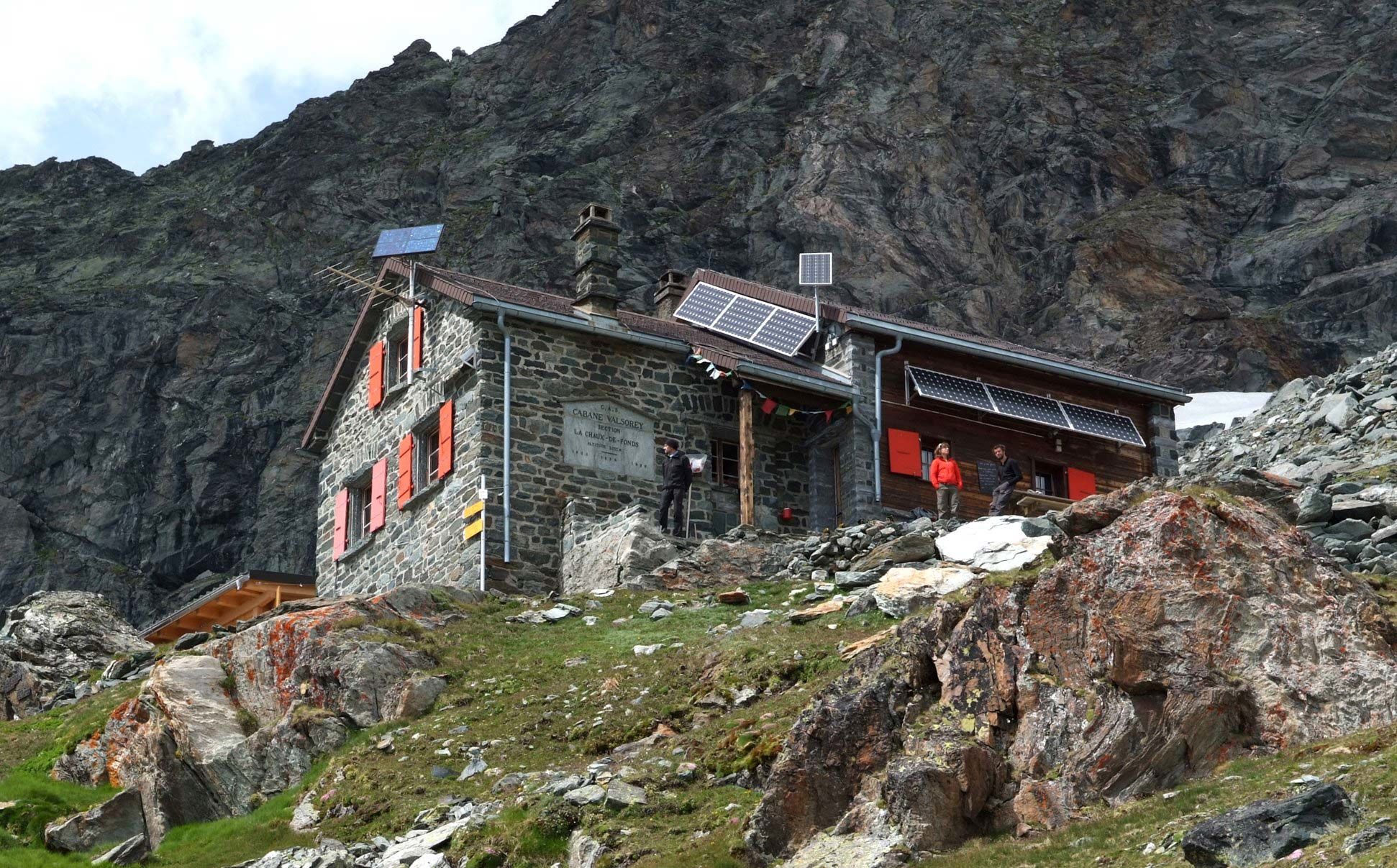 Cabane de Valsorey CAS | Switzerland Tourism