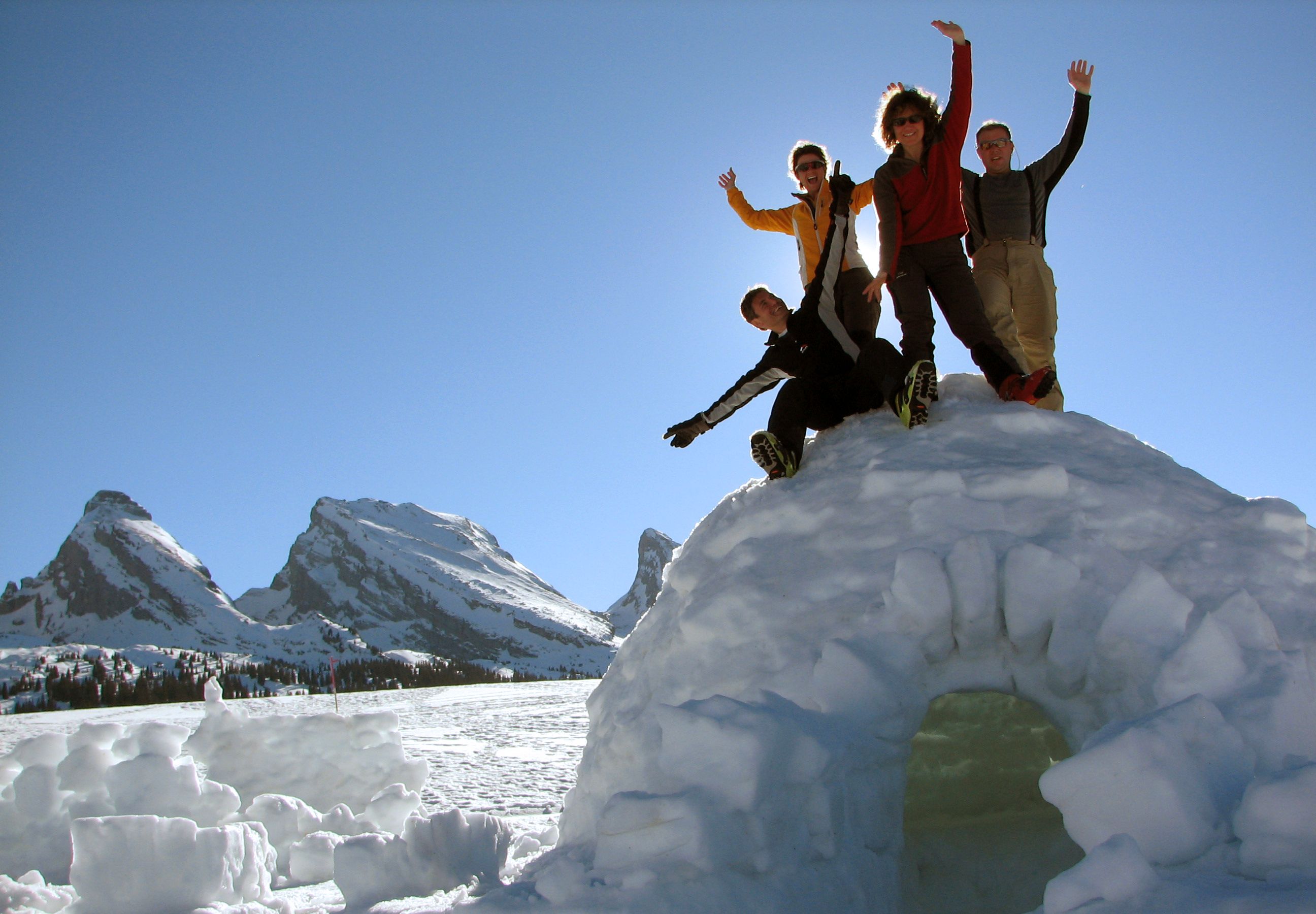 Igloo building on a mountain | Suíça Turismo